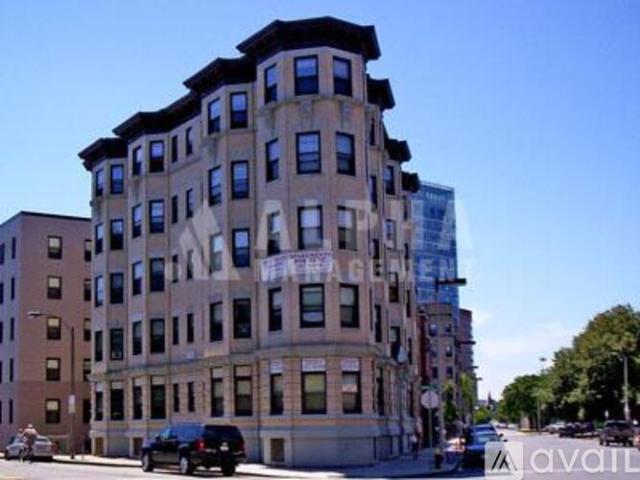 4 BR, 2 BA Apartment 204 Hemenway St, Unit 9, Boston, MA 02115
