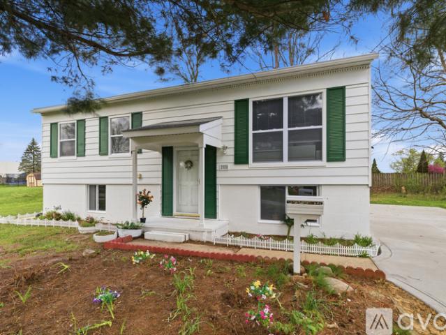 4 BR, 2 BA Apartment 2050 Willowood Dr N, Ontario, OH 44906
