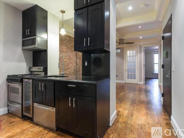 4 BR, 2 BA Apartment 2071 7th Avenue, Unit 2, New York City, NY 10027