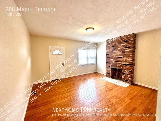 4 BR, 2 BA Apartment 208 Maple Terrace, Pittsburgh, PA 15211