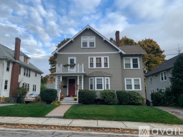 4 BR, 2 BA Apartment 211 Common Street, Unit 2, Watertown, MA 02472