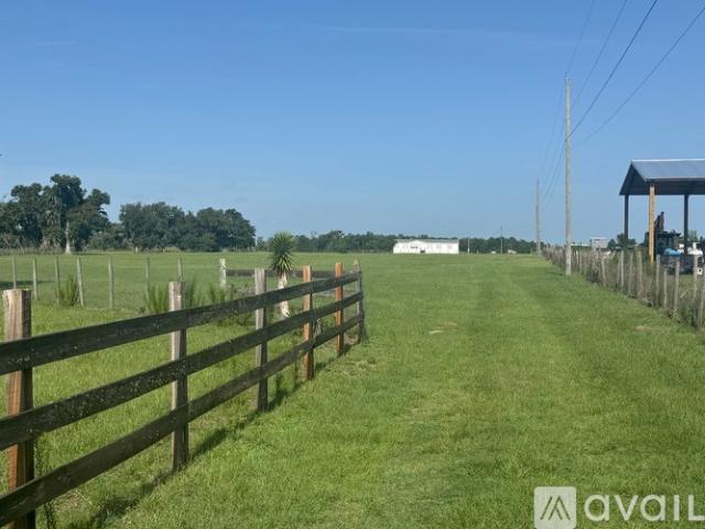 4 BR, 2 BA Apartment 21621 Keene Rd, Wimauma, FL 33598