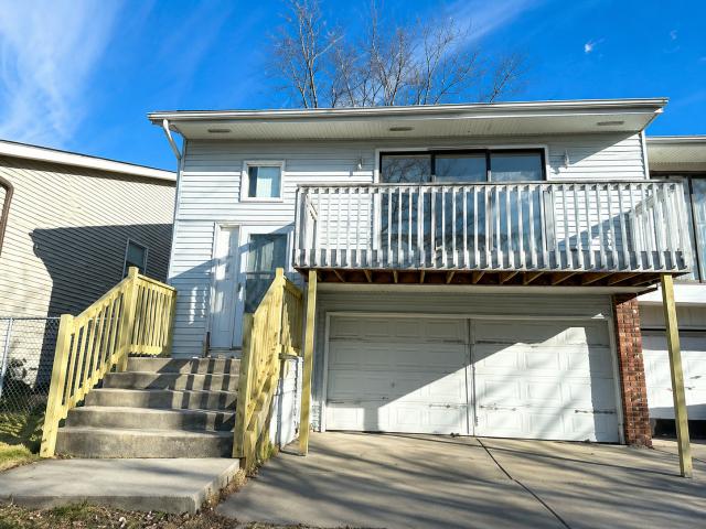 4 BR, 2 BA Apartment 21801 Peterson Ave, Sauk Village, IL 60411