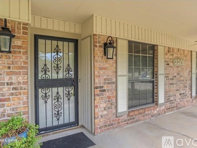 4 BR, 2 BA Apartment 2201 Hickory Ridge Dr, Bossier City, LA 71111