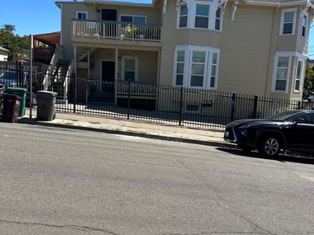4 BR, 2 BA Apartment 2203 8th Avenue, Unit 2, Oakland, CA 94606