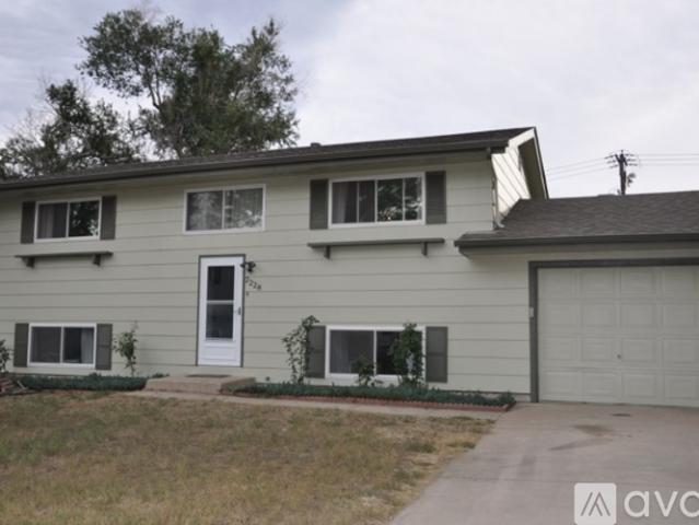 4 BR, 2 BA Apartment 2228 Fernwood Drive, Colorado Springs, CO 80910