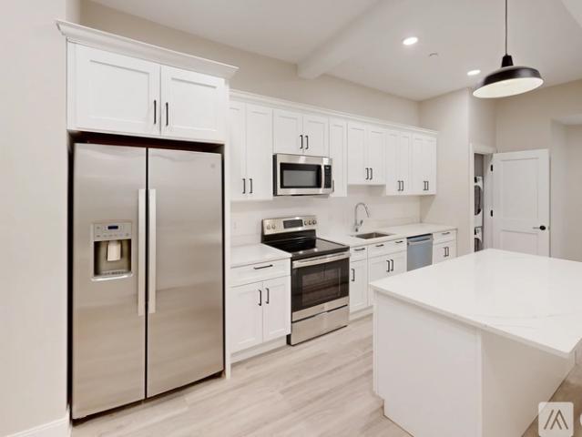 4 BR, 2 BA Apartment 222 Tremont St, Unit 1, Boston, MA 02116
