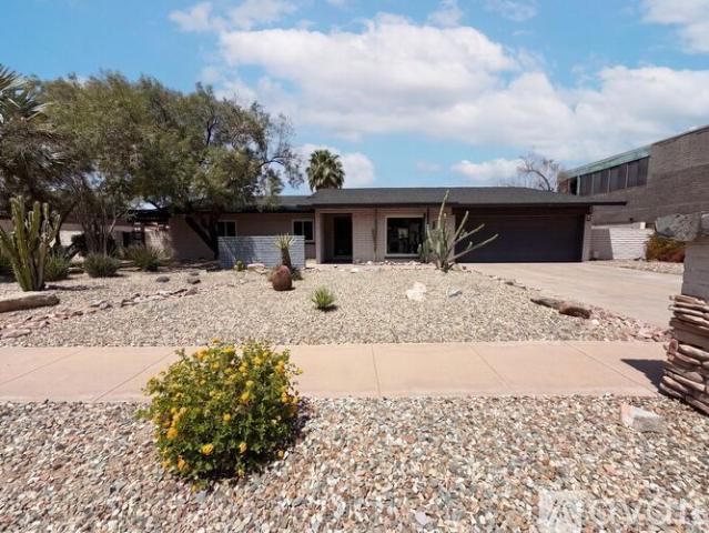 4 BR, 2 BA Apartment 2245 E Nicolet Ave, Phoenix, AZ 85020
