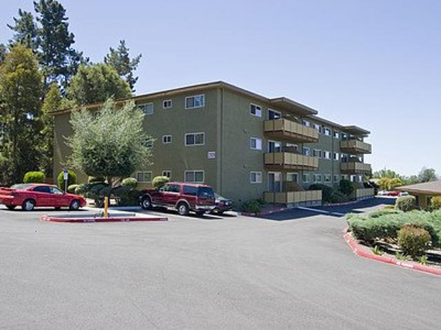 4 BR, 2 BA Apartment 22842 Vermont St Hayward, CA 94541