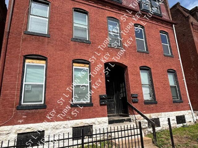 3 BR, 2 BA Apartment 2317 Indiana Ave 2F, Saint Louis, MO 63104
