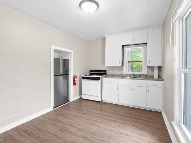 4 BR, 2 BA Apartment 2321 Iowa Street Unit #4, Cedar Falls, IA 50613