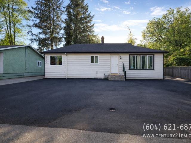 4 BR, 2 BA Apartment 2329 Mouldstade Rd, Abbotsford, BC V2S 3X5