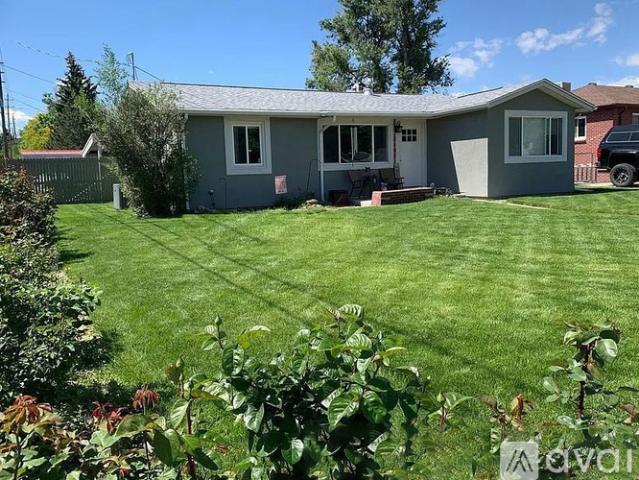 4 BR, 2 BA Apartment 3400 West 55th Avenue, Denver, CO 80221