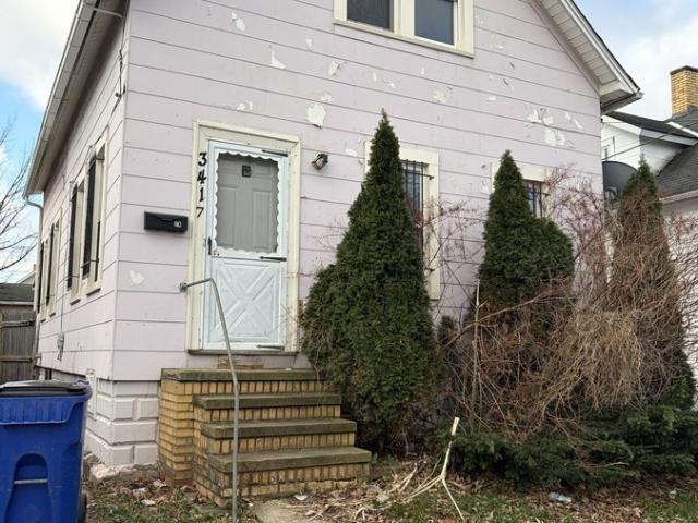 4 BR, 2 BA Apartment 3417 Storer Ave, Cleveland, OH 44109