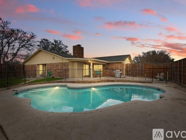 4 BR, 2 BA Apartment 3454 Livingston Lane, Carrollton, TX 75007