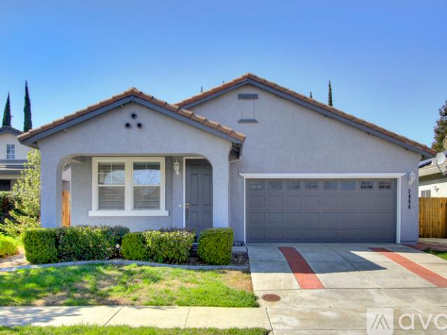 4 BR, 2 BA Apartment 3484 Kauai Road, West Sacramento, CA 95691