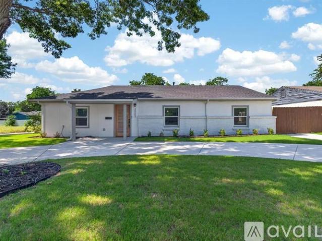 4 BR, 2 BA Apartment 3503 Fontana Dr, Dallas, TX 75220