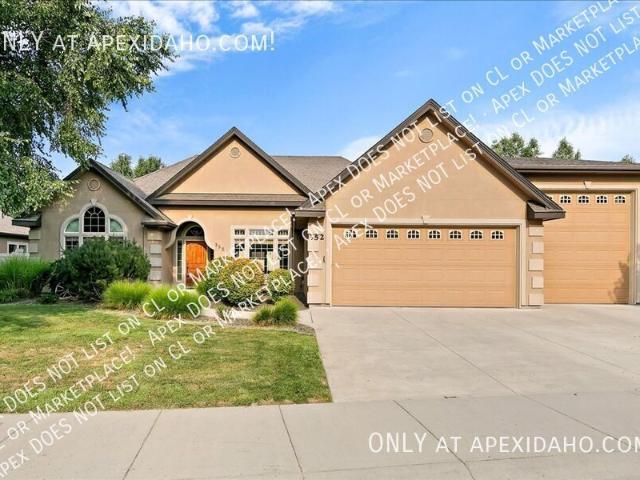 4 BR, 2 BA Apartment 352 S Long Bay Way, Star, ID 83669