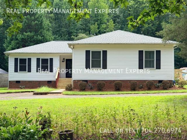 4 BR, 2 BA Apartment 3733 Hayden Drive, Charlotte, NC 28269