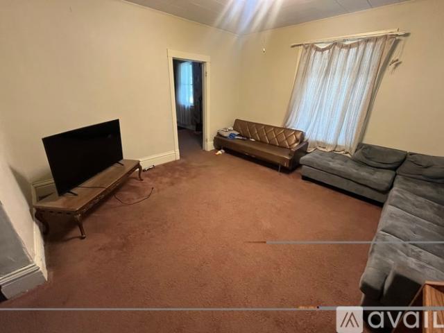 4 BR, 2 BA Apartment 380 South Chestnut Street, Platteville, WI 53818