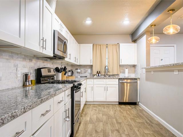 4 BR, 2 BA Apartment 3818 Blodgett Street, Houston, TX 77004