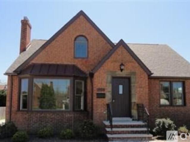 4 BR, 2 BA Apartment 3924 Warrendale Road, South Euclid, OH 44118