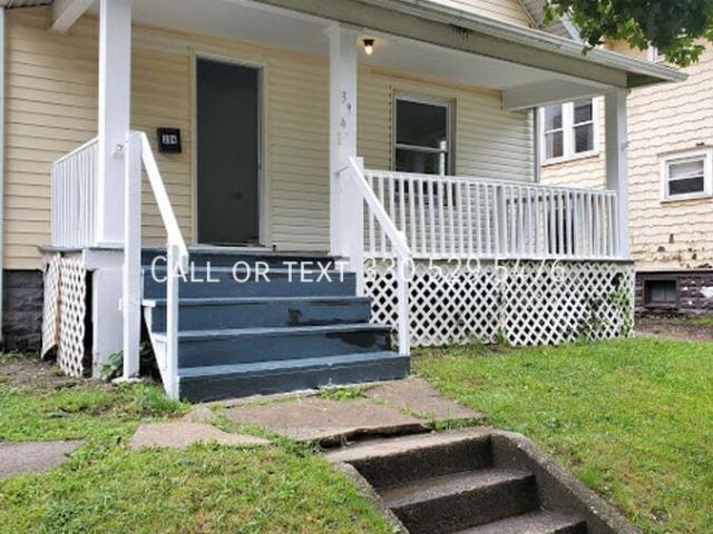 4 BR, 2 BA Apartment 394 Stanton Ave, Akron, OH 44301