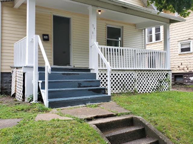 4 BR, 2 BA Apartment 394 Stanton Ave, Akron, OH 44301