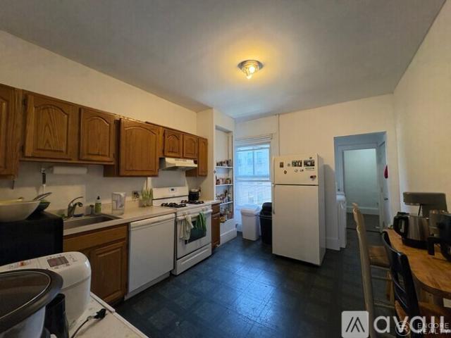 4 BR, 2 BA Apartment 39 Strathmore Rd, Unit 2, Boston, MA 02135