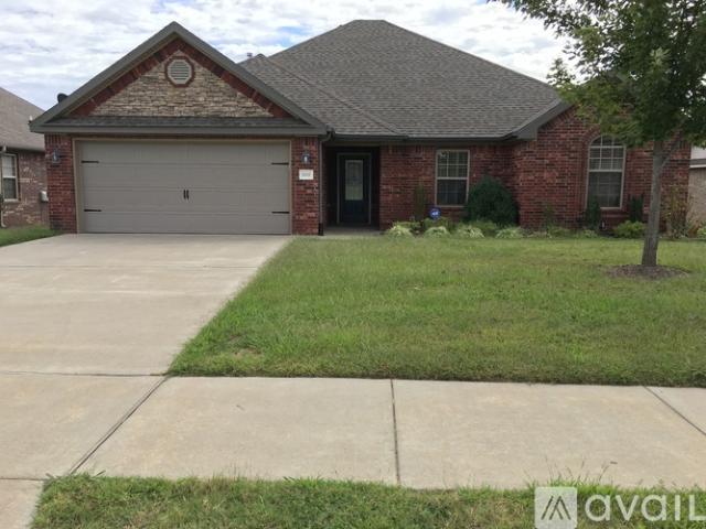 4 BR, 2 BA Apartment 3007 SW Waterleaf Ave, Bentonville, AR 72713