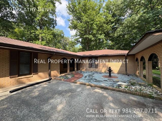 4 BR, 2 BA Apartment 3019 Cathy Drive, Durham, NC 27703