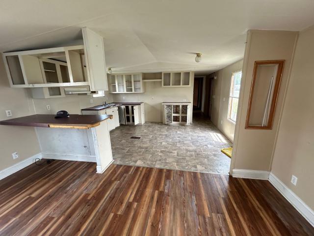 4 BR, 2 BA Apartment 304 Reid Ct., Dillon, SC 29536