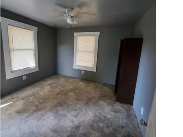 4 BR, 2 BA Apartment 305 E Lambert St, San Antonio, TX 78204