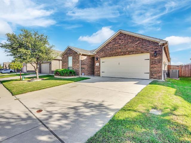 4 BR, 2 BA Apartment 309 Emerald Creek Drive, Fort Worth, TX 76131