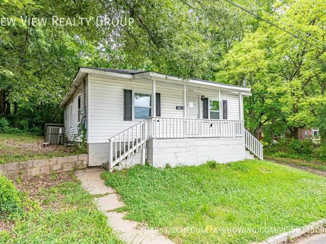 4 BR, 2 BA Apartment 3214 Kalynne St, Charlotte, NC 28208