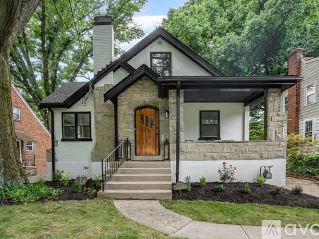 4 BR, 2 BA Apartment 3245 Koenig Ave, Unit 0, Cincinnati, OH 45211