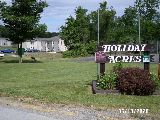 4 BR, 2 BA Apartment 324 Mitchell Dr Latrobe, PA 15650