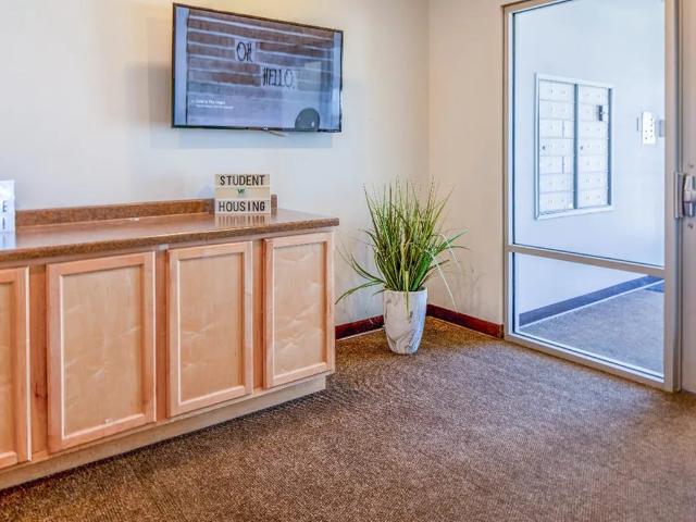 4 BR, 2 BA Apartment 325 Campus Drive Unit Entire 4BR/2BA w/XL Bedroom 5 Bed Spaces VUE, Fond du Lac, WI 54935