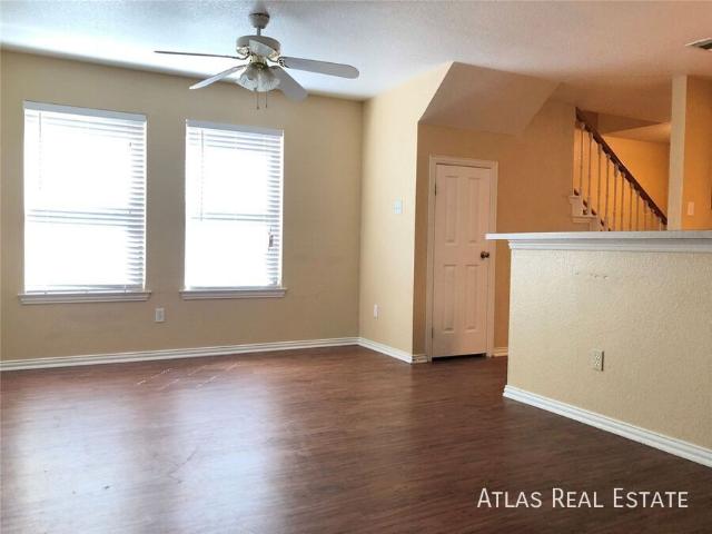 4 BR, 2 BA Apartment 328 / 330 Wayne Street, Fort Worth, TX 76111