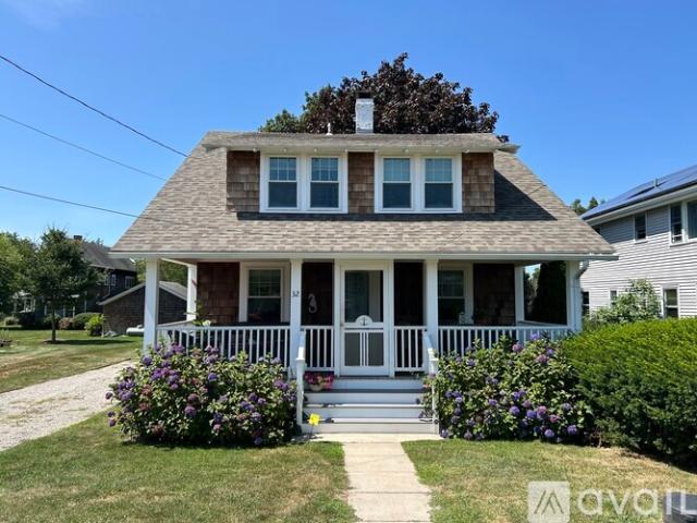 4 BR, 2 BA Apartment 32 Highland Terrace, Madison, CT 06443