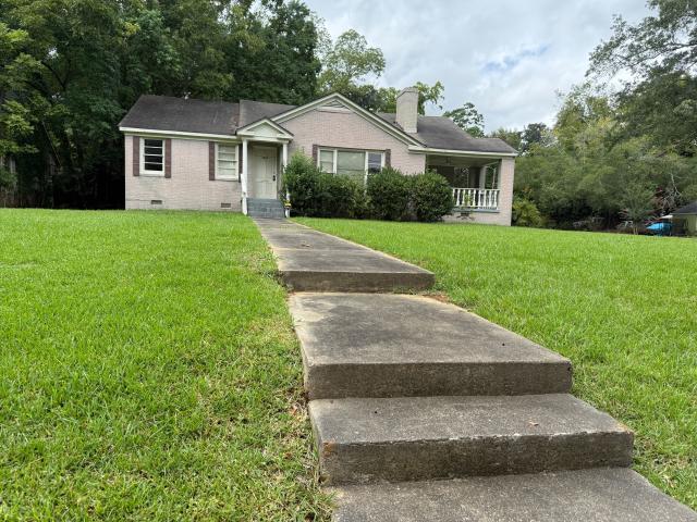 4 BR, 2 BA Apartment 3304 Gilmer Ave, Montgomery, AL 36105