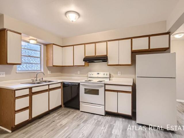 4 BR, 2 BA Apartment 331 N Columbine Street, Golden, CO 80403