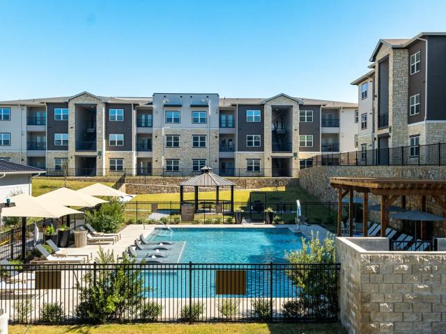 4 BR, 2 BA Apartment 3324 Southern Oaks Blvd Unit 10307, Dallas, TX 75216