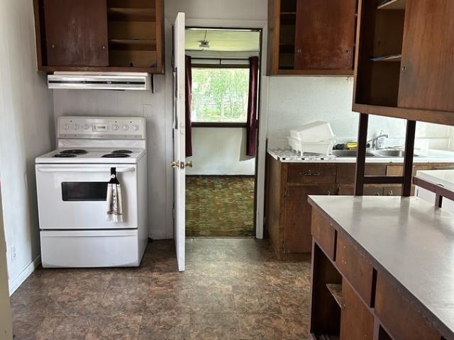 4 BR, 2 BA Apartment 3345 Sandwich St, Windsor, ON N9C 1B2