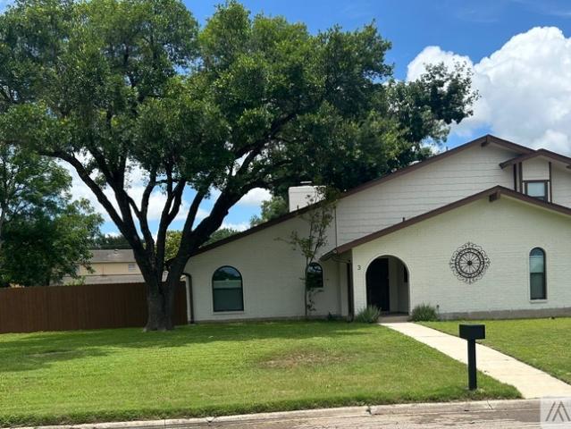 4 BR, 2 BA Apartment 3 Donna Dr, Uvalde, TX 78801