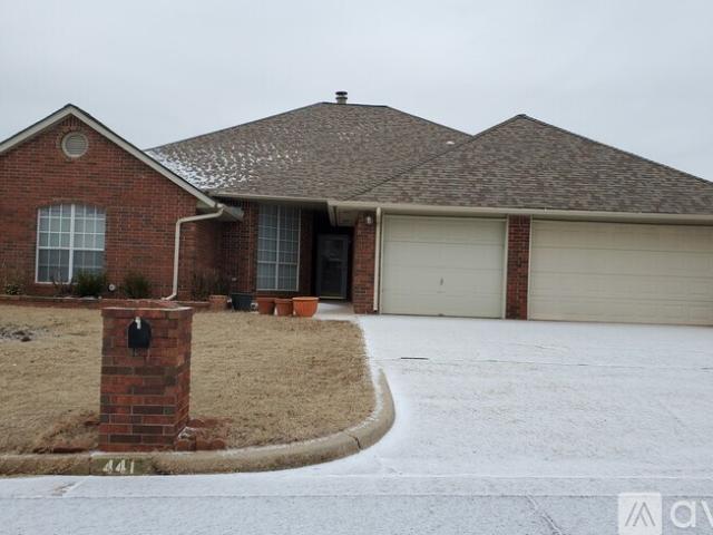 4 BR, 2 BA Apartment 441 Cactus Rd, Yukon, OK 73099