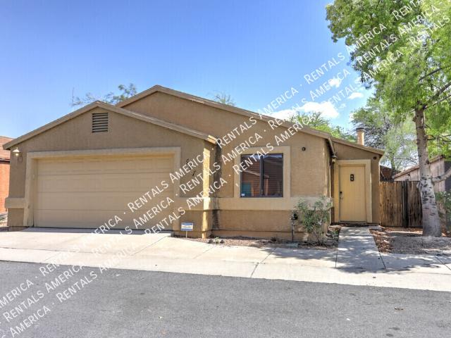 4 BR, 2 BA Apartment 441 E Geronimo Bluff Loop, Tucson, AZ 85705
