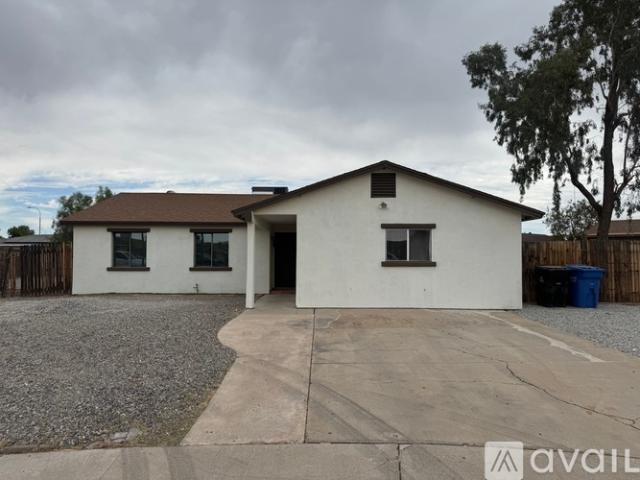 4 BR, 2 BA Apartment 4553 North 82nd Lane, Phoenix, AZ 85033