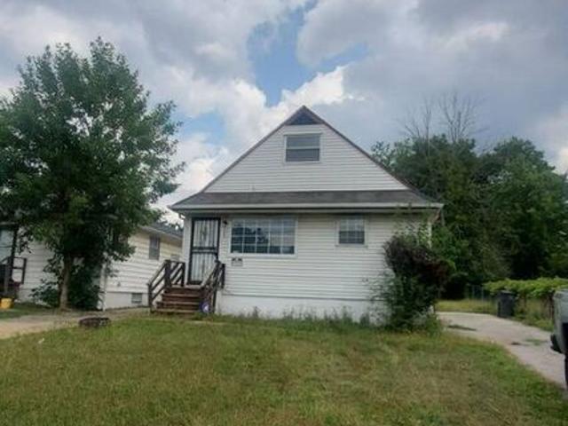 4 BR, 2 BA Apartment 4595 Lee Road, Cleveland, OH 44128