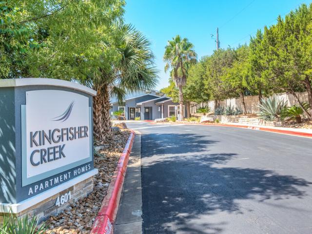 4 BR, 2 BA Apartment 4601 E Saint Elmo Rd Unit 210, Austin, TX 78744